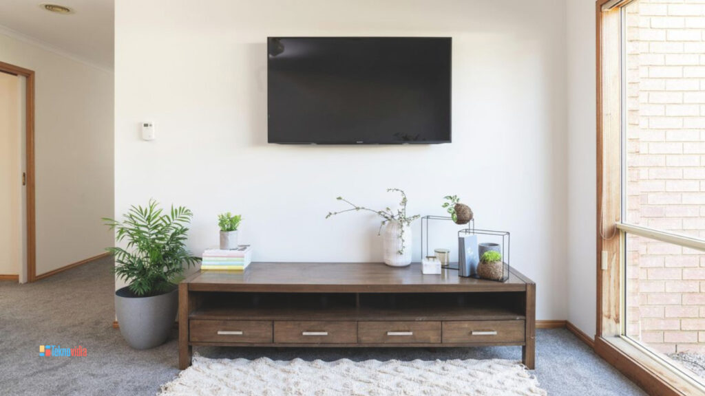 9 Daftar TV Dinding Terbaik, Irit Ruangan dan Ringkas! - Teknovidia